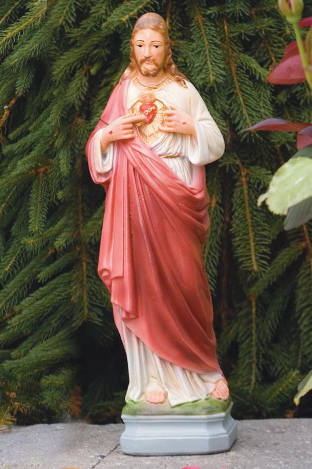 17" Sacred Heart – Massarelli Lawn Ornaments
