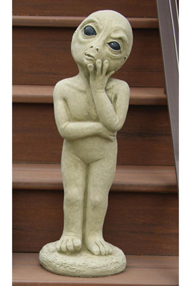 Standing Alien – Massarelli Lawn Ornaments